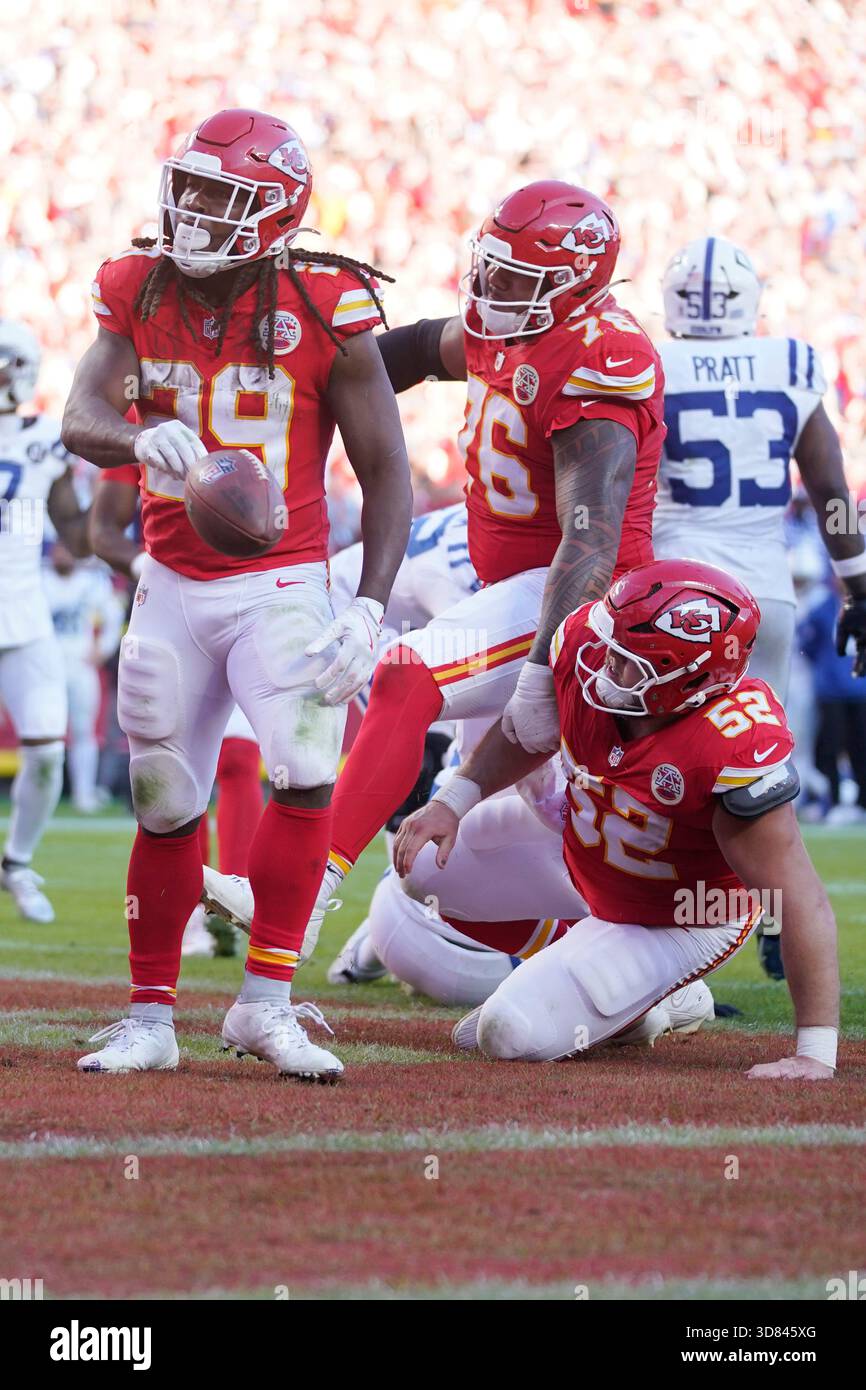 Kansas City Chiefs running back Kareem Hunt (29) celebrates a touchdown ...