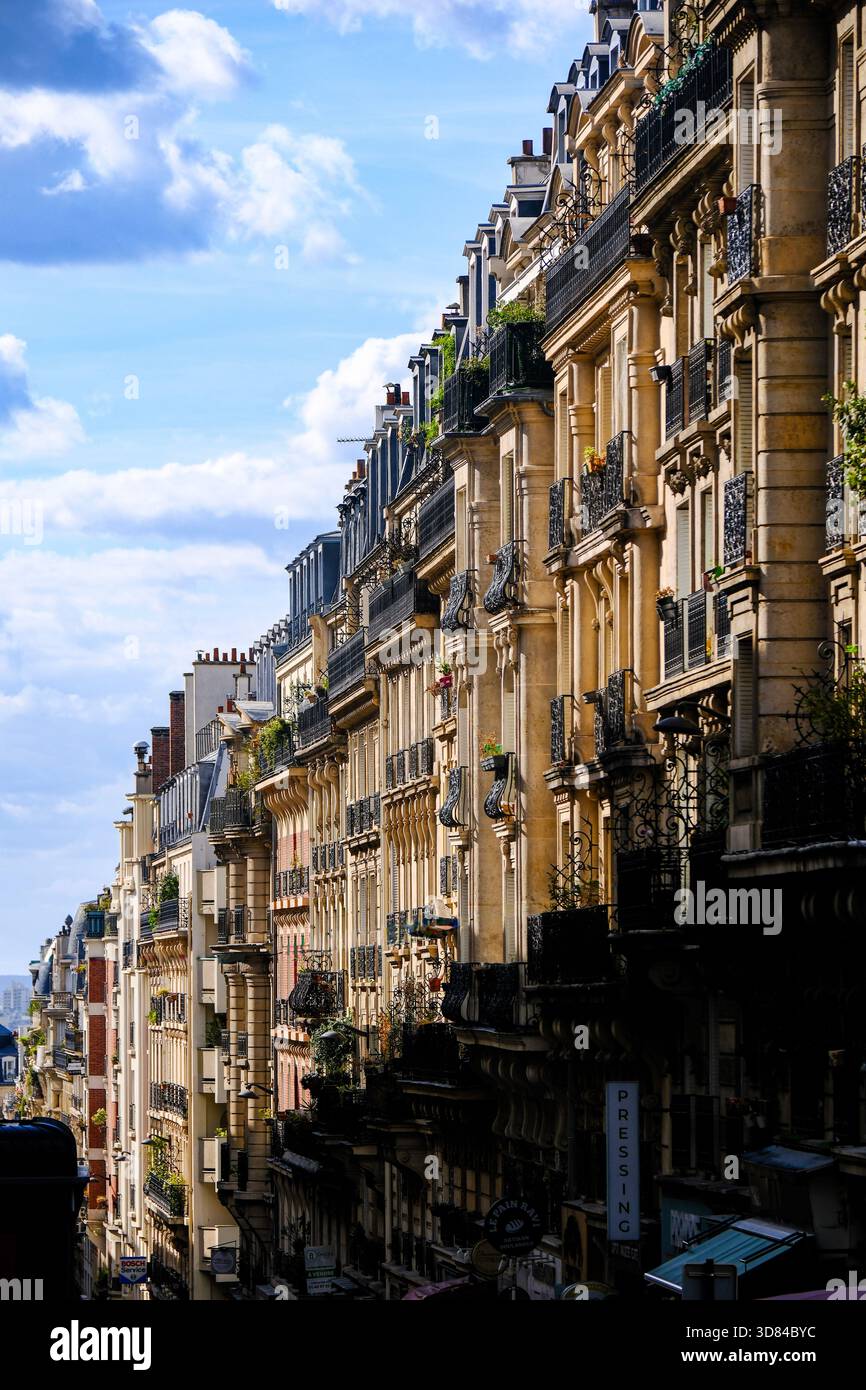 Facade parisian buildings balconies hi-res stock photography and images ...