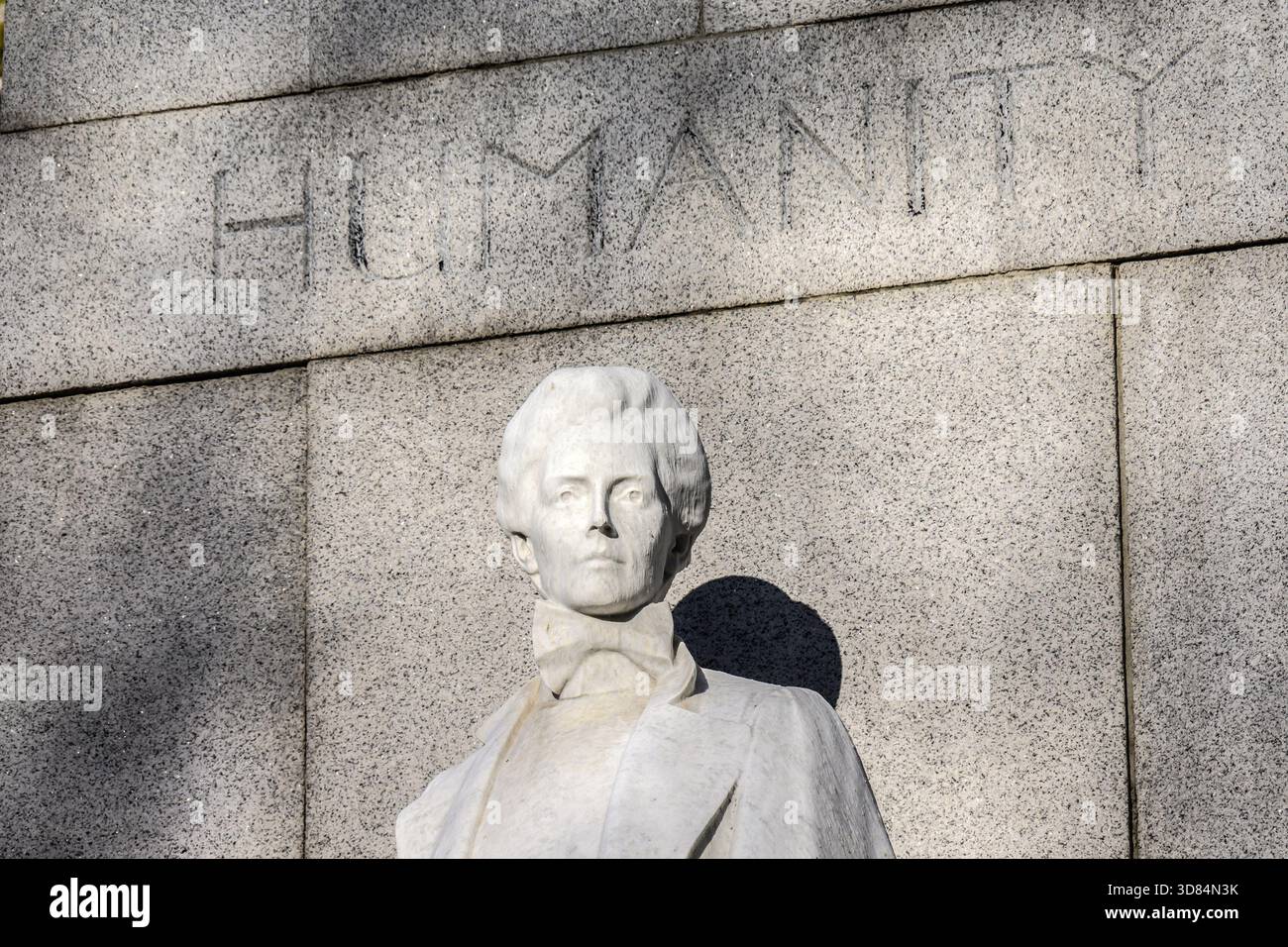 London, UK. Edith Cavell Memorial (George Frampton: 1920) in St Martin ...
