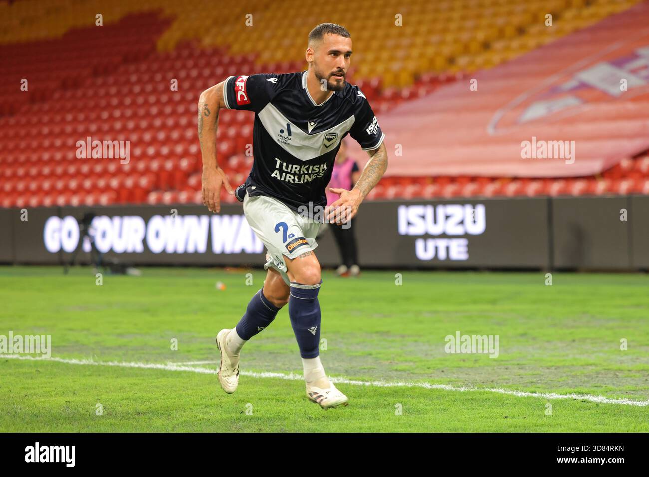 Jason Davidson (2 Melbourne) in action during the Isuzu Ute A League ...