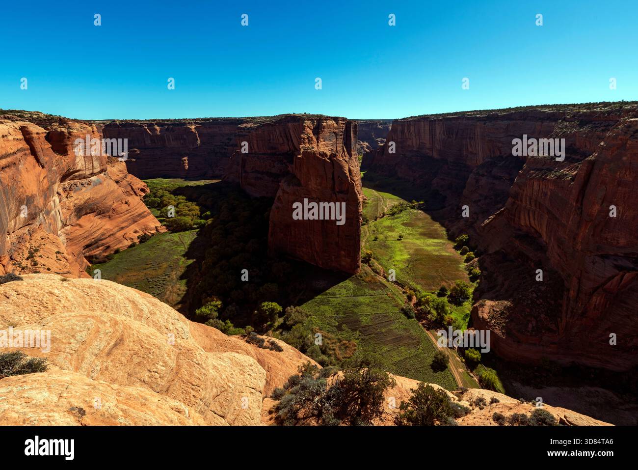 Gorgeous red rock formations hi-res stock photography and images - Alamy