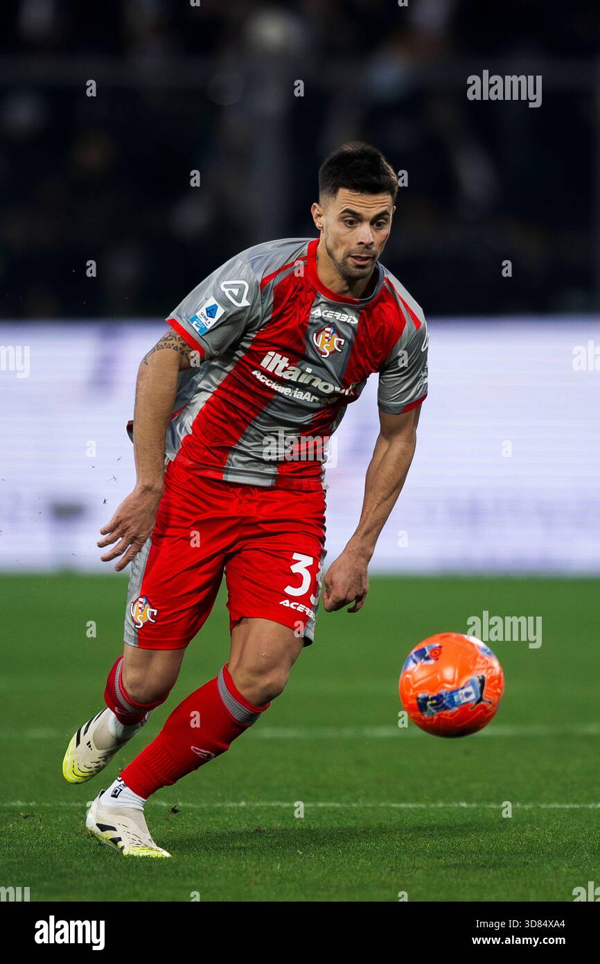 Alberto Grassi of US Cremonese in action during the Serie A football ...