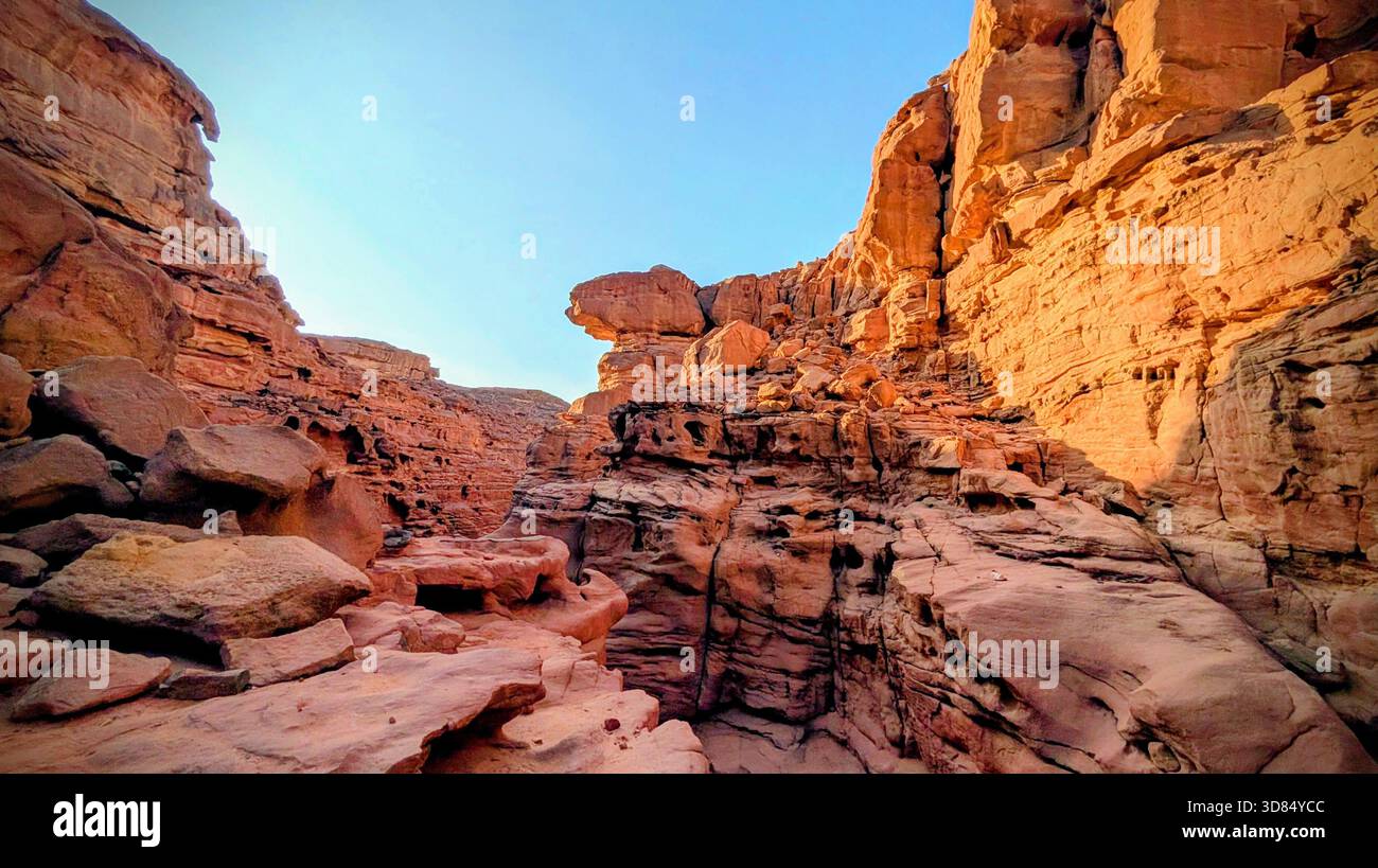 Vibrant sandstone walls of the Coloured Canyon on Egypt’s Sinai ...