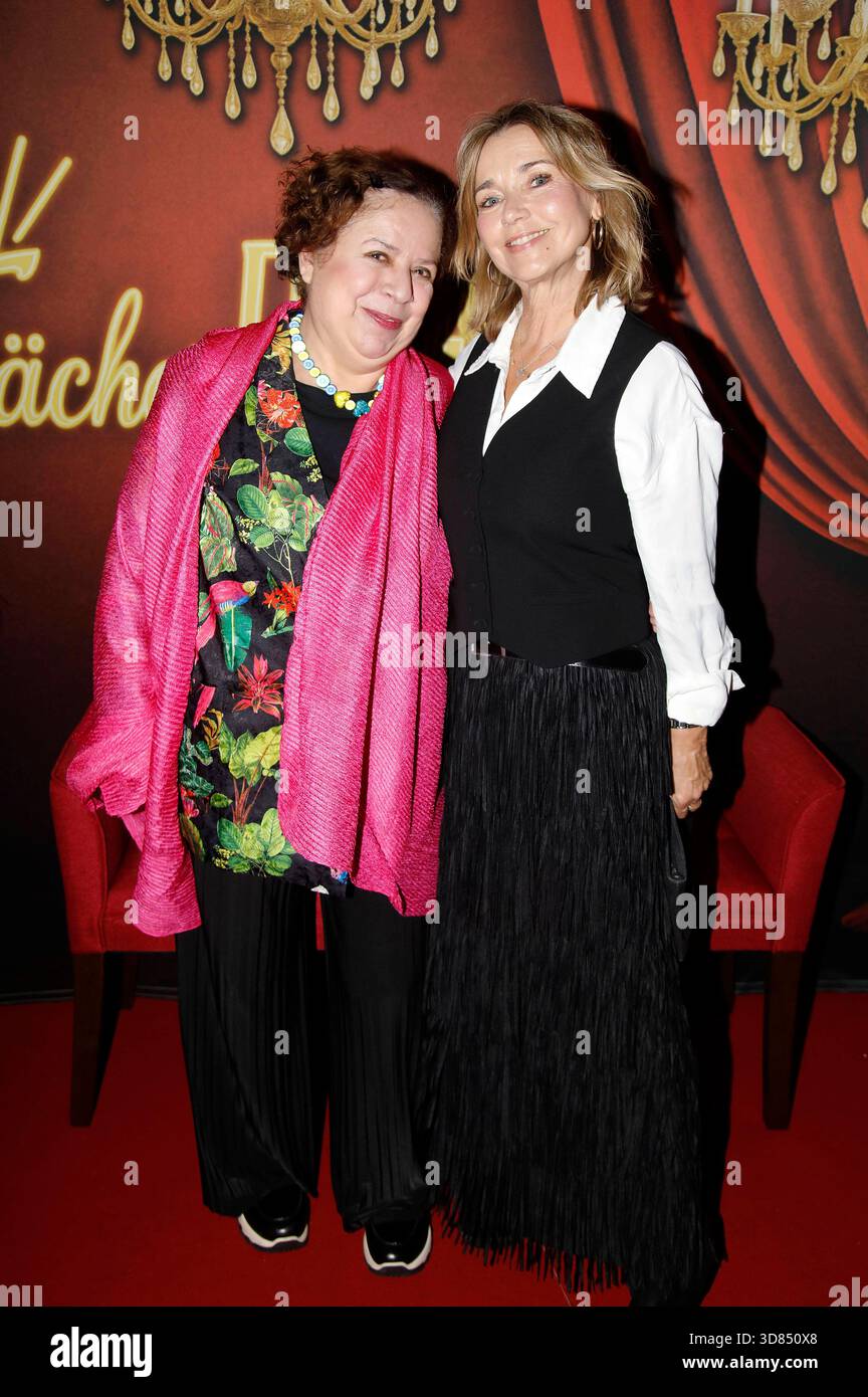 Franziska Traub und Tina Ruland bei der Premiere der Fächer Palast ...