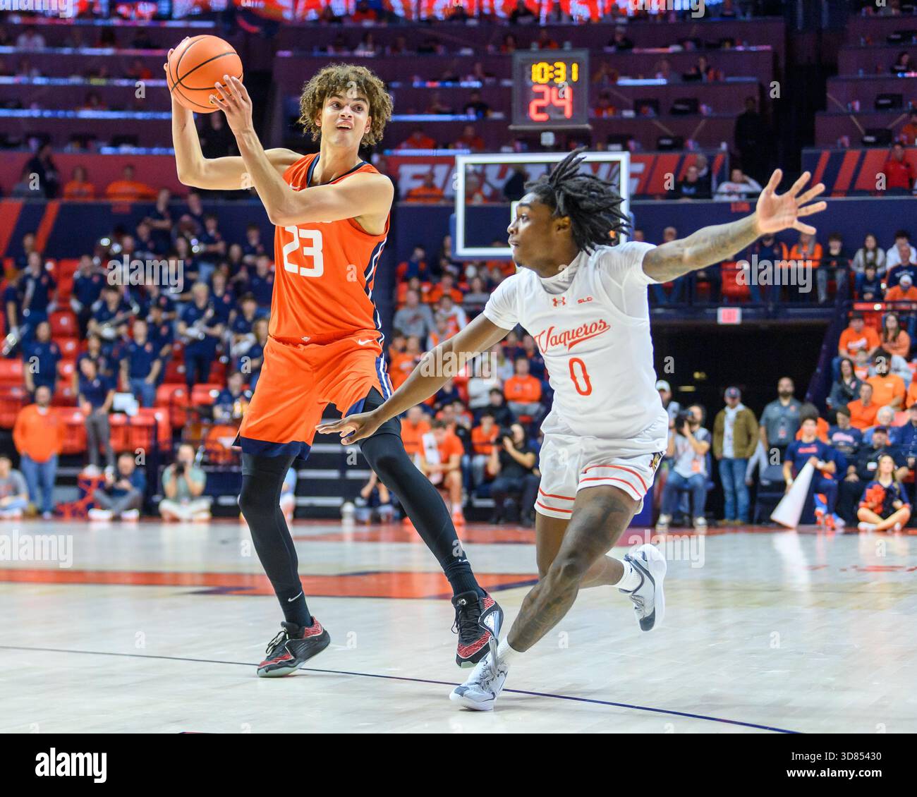 Illinois guard Keaton Wagler looks to pass over Texas Rio Grande Valley ...