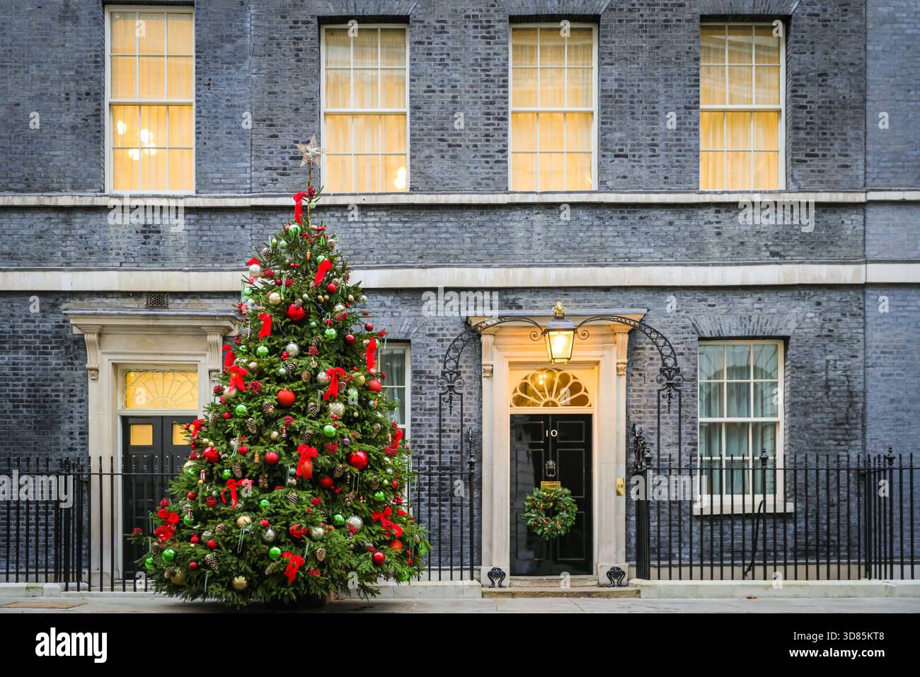 London, UK. 28th Nov, 2025. The traditional Downing Street Christmas ...