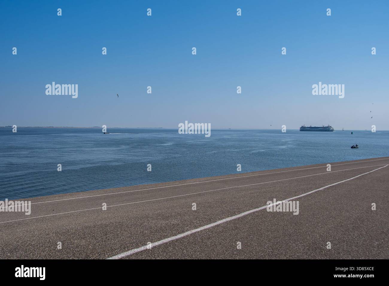 Den helder canal hi-res stock photography and images - Alamy