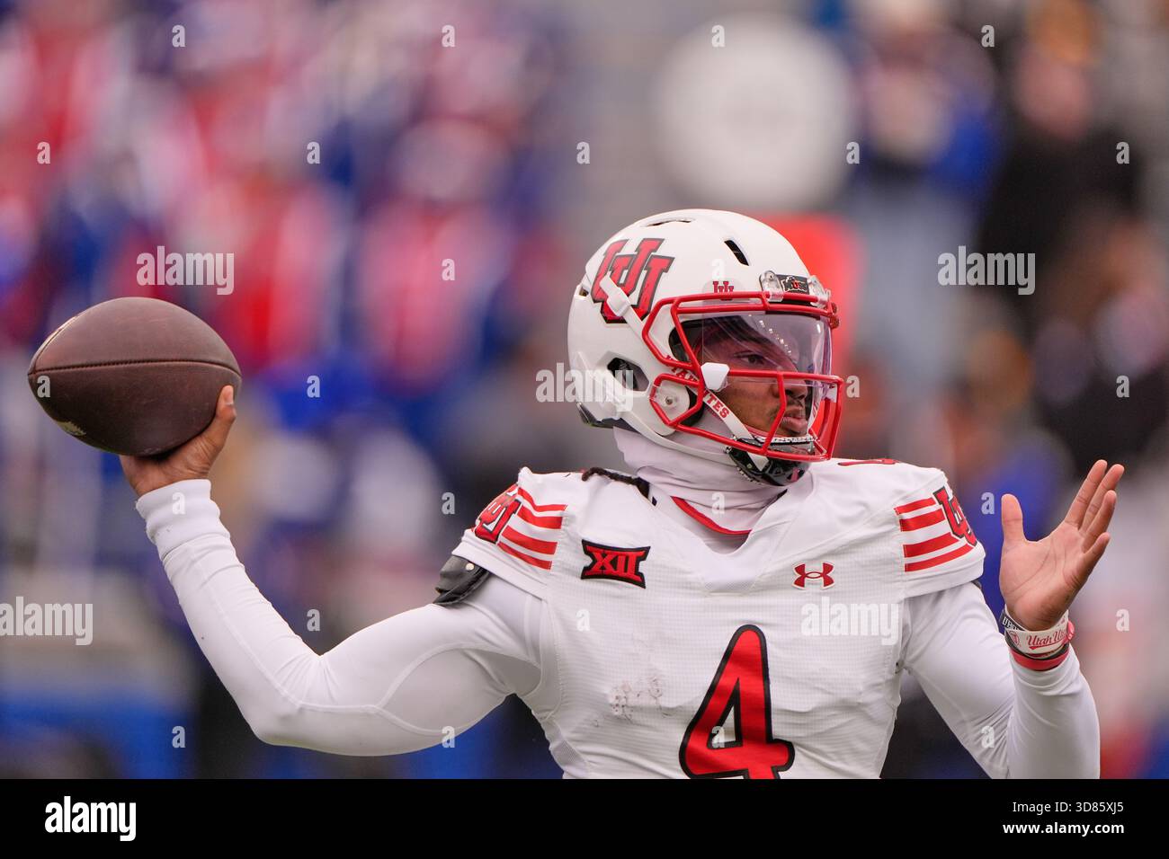 Utah quarterback Devon Dampier (4) throws during the first half of an ...