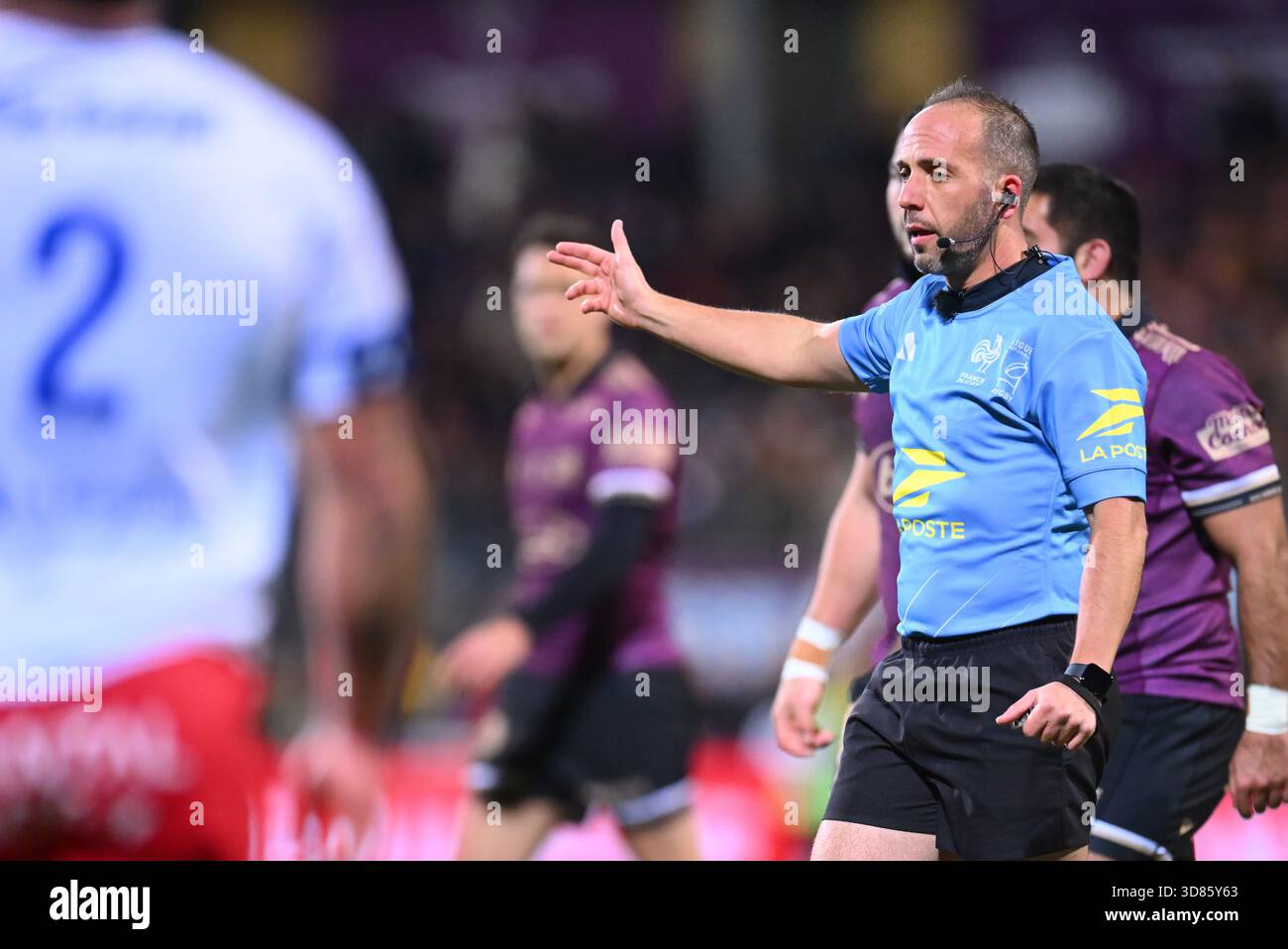 Ludovic Carrillo in ref during the Pro D2 match between Soyaux and ...