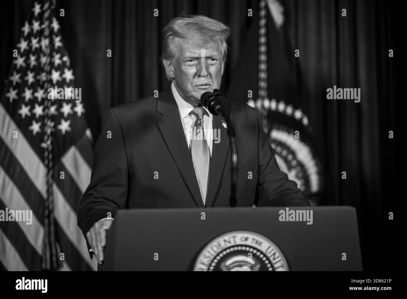 Soldier on guard national Black and White Stock Photos & Images - Alamy
