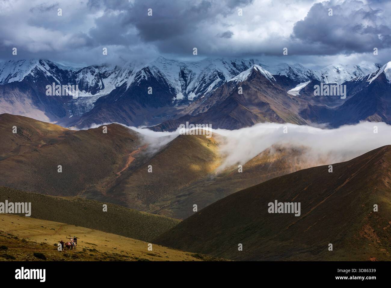 Minya konka hi-res stock photography and images - Alamy