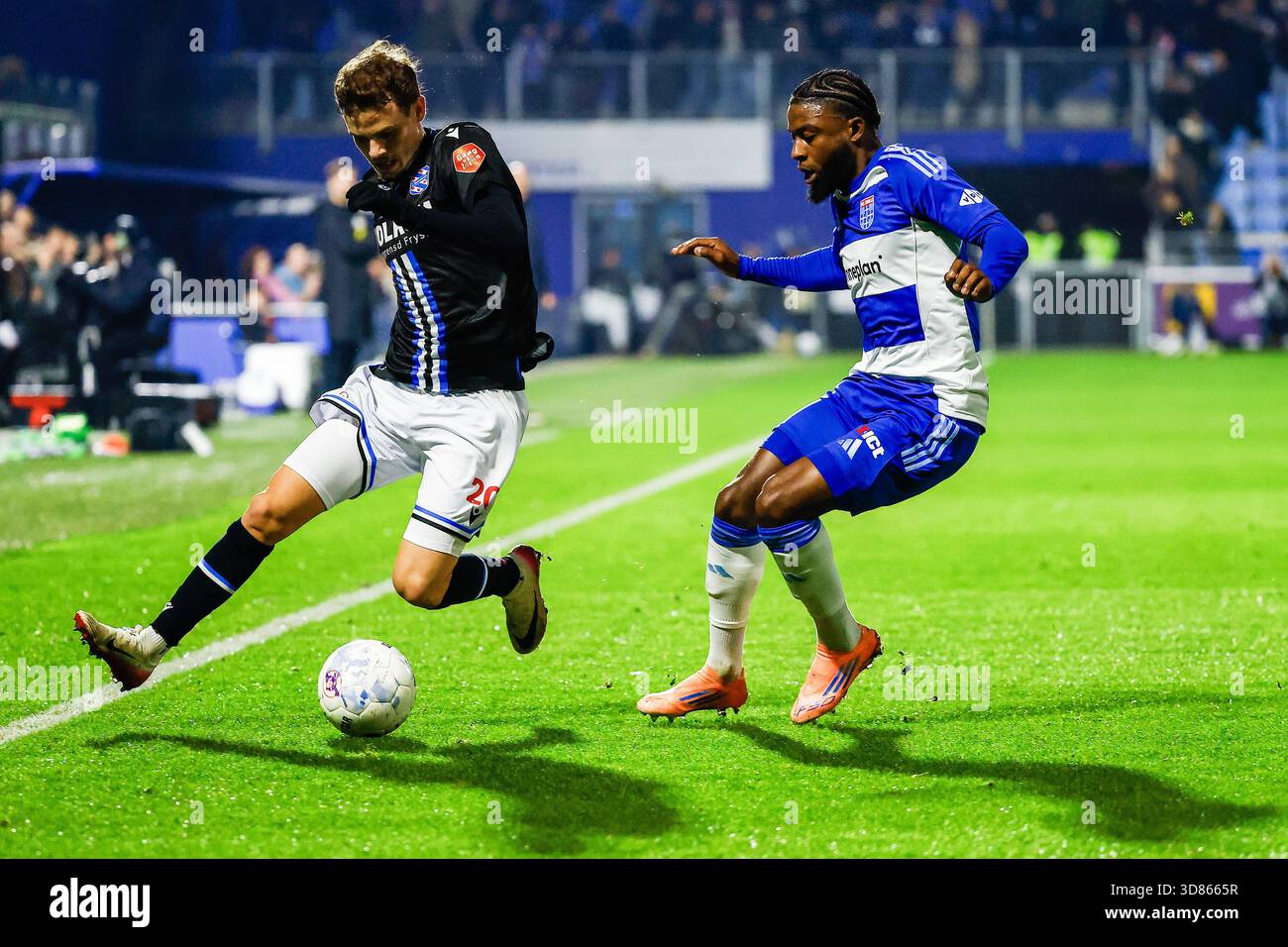 ZWOLLE - Jacob Trenskow of SC Heerenveen, Sherel Floranus of PEC Zwolle (l-r) during the Dutch ...