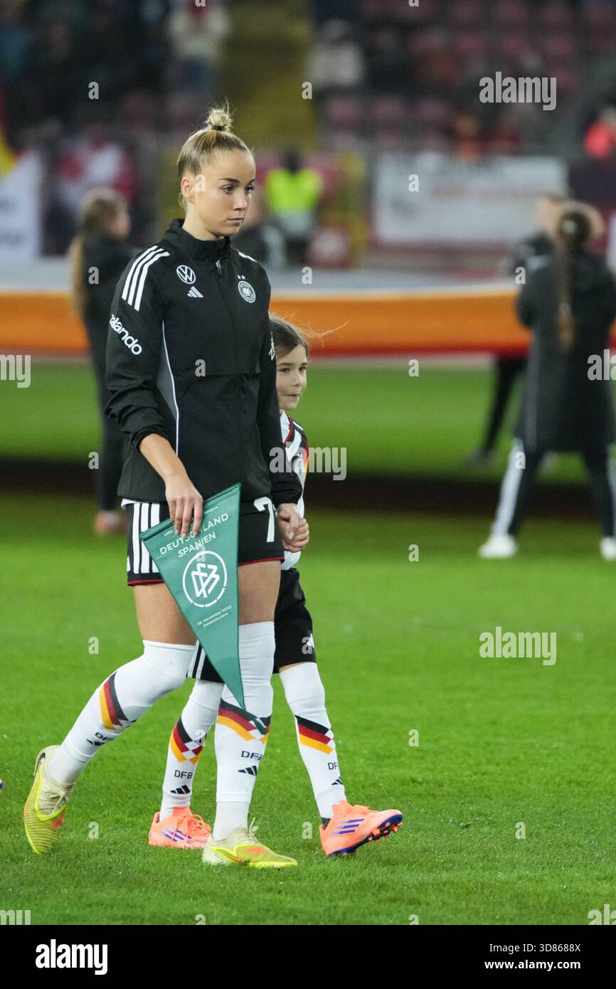 Giulia Gwinn (Germany, 7) during the warm-up UEFA WOMEN'S NATIONS ...