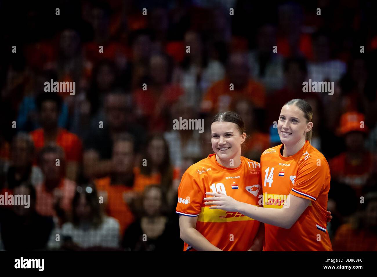ROTTERDAM - Judith van der Helm (r) and Merel Freriks during the World ...