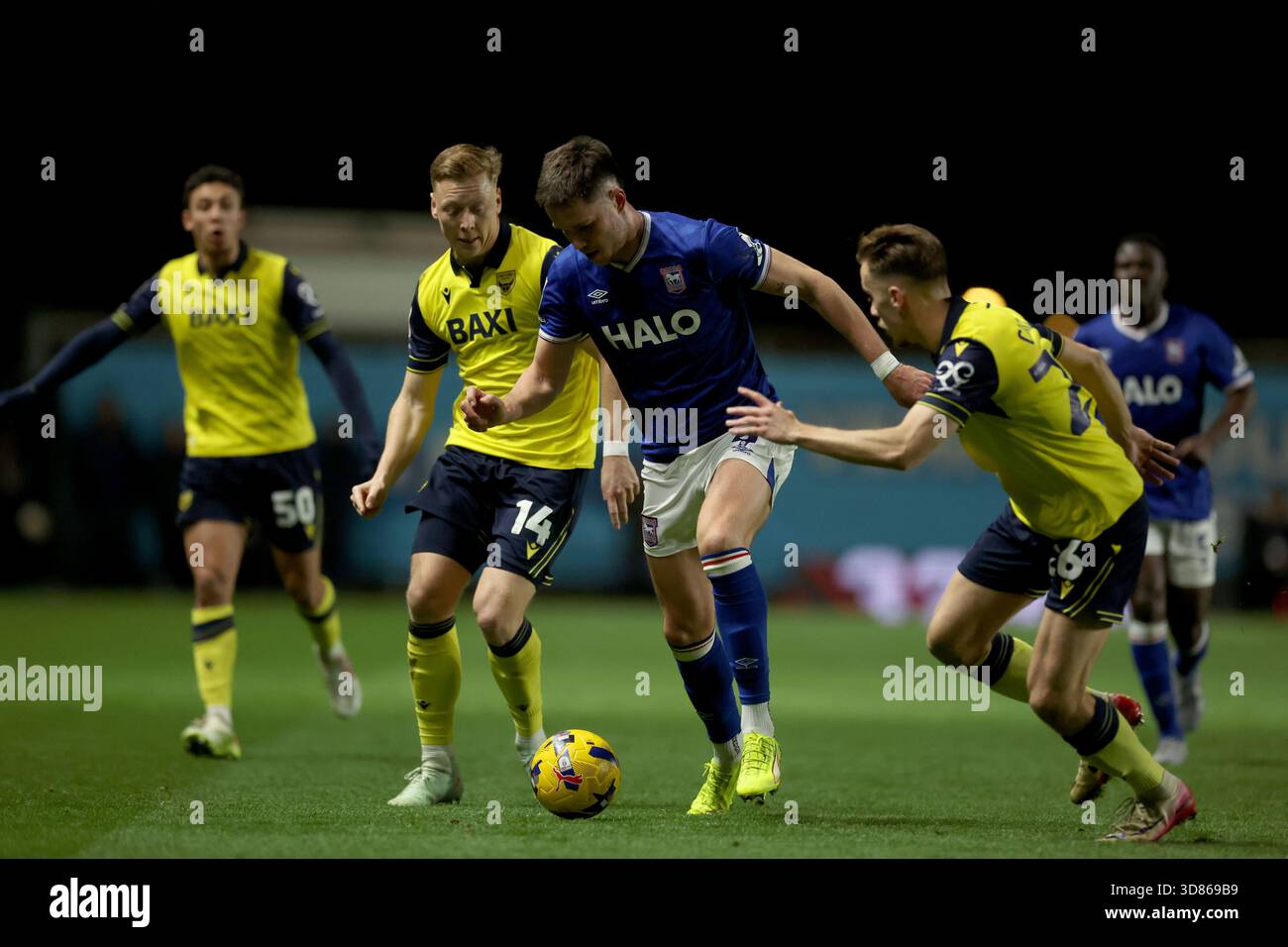 Ipswich Town's George Hirst (centre), Oxford United's Jack Currie ...