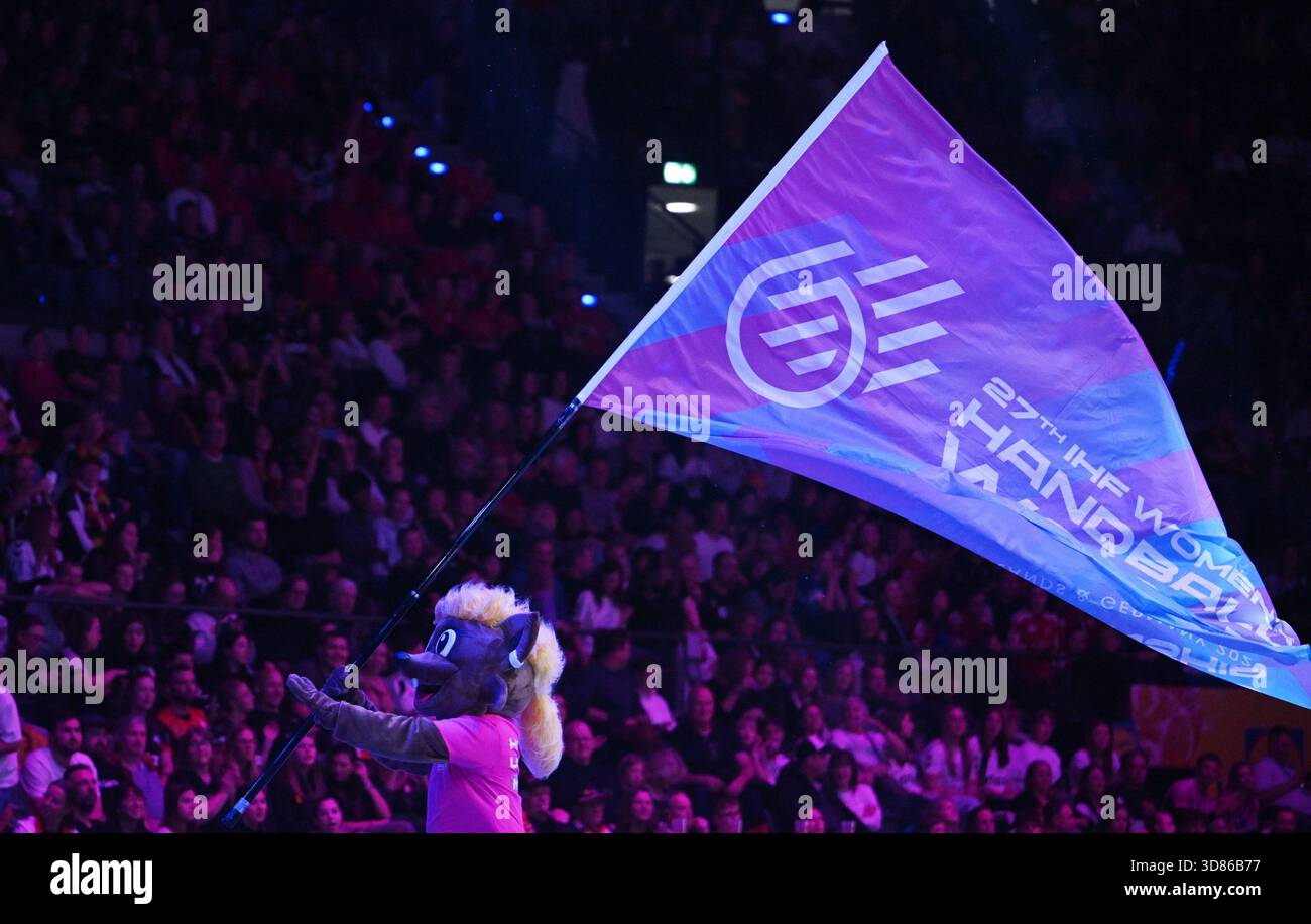 28 November 2025, Baden-Württemberg, Stuttgart: Handball, Women: World ...