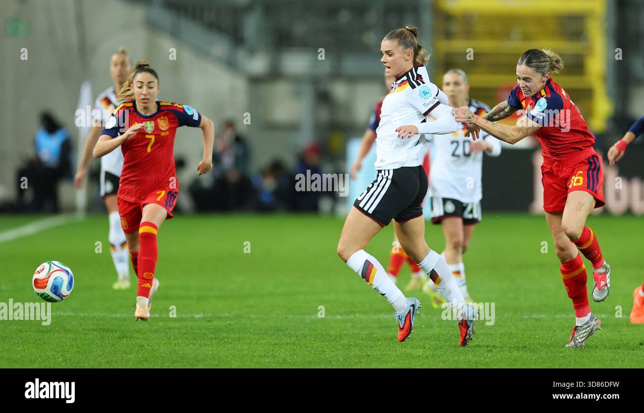 From left: Selina Cerci (Germany), Maria Pilar "Mapi" Leon Cebrian ...