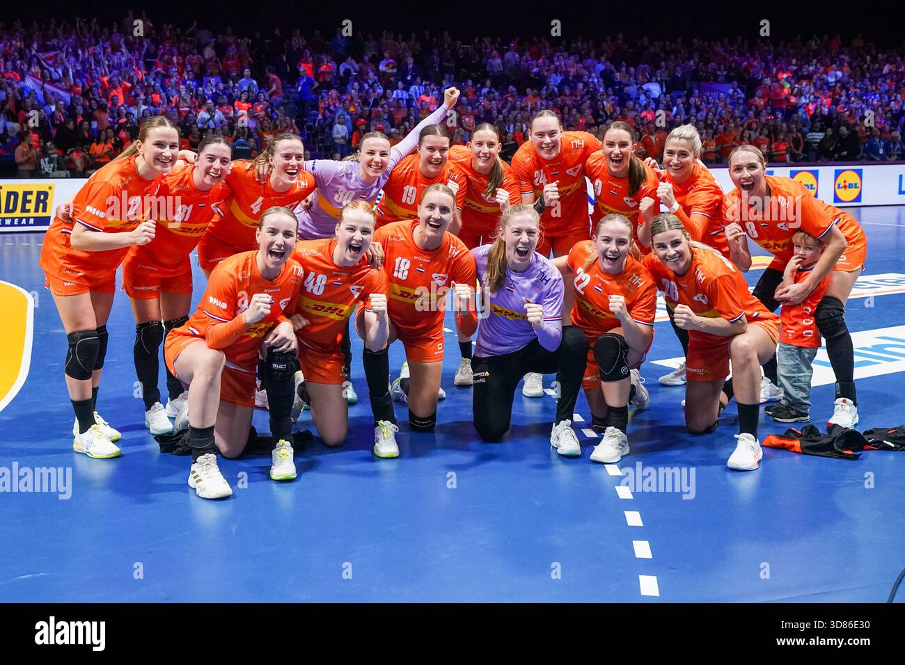 ROTTERDAM, NETHERLANDS - NOVEMBER 28: Team Netherlands: Alieke van ...