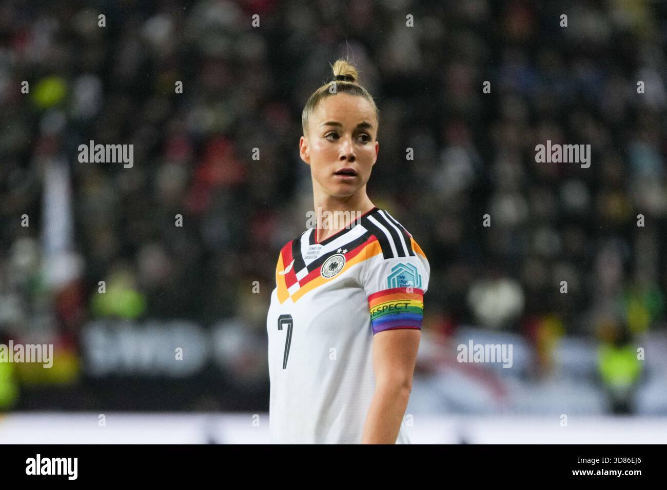 Giulia Gwinn (Germany, 7) UEFA WOMEN'S NATIONS LEAGUE: Germany vs Spain, Fritz-Walter-Stadium ...