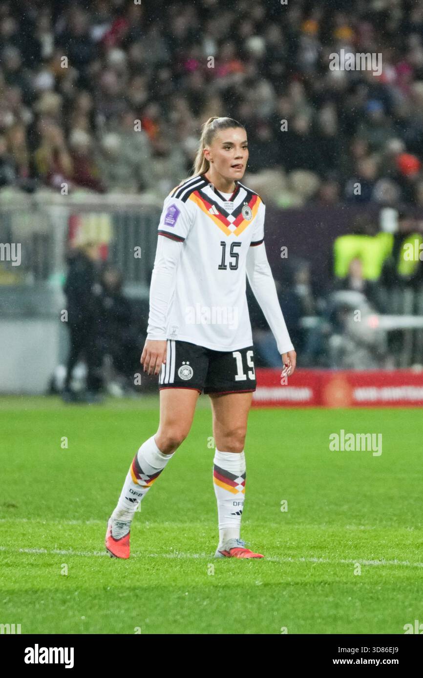 Selina Cerci (Germany, 15) UEFA WOMEN'S NATIONS LEAGUE: Germany vs ...