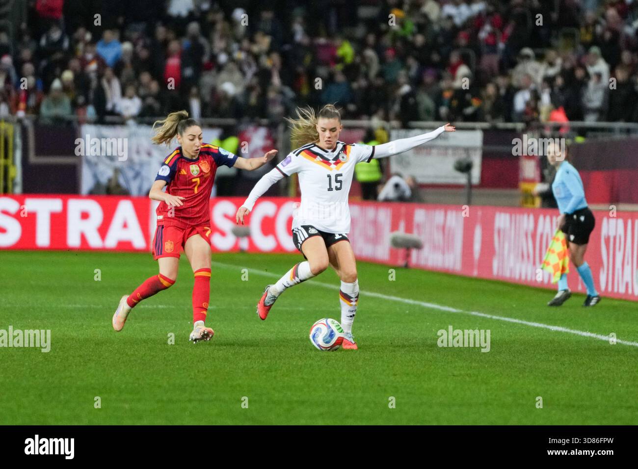 Duel between Olga Carmona (Spain, 7) and Selina Cerci (Germany, 15 ...