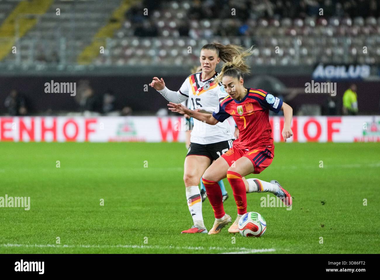 Duel between Selina Cerci (Germany, 15) and Olga Carmona (Spain, 7 ...