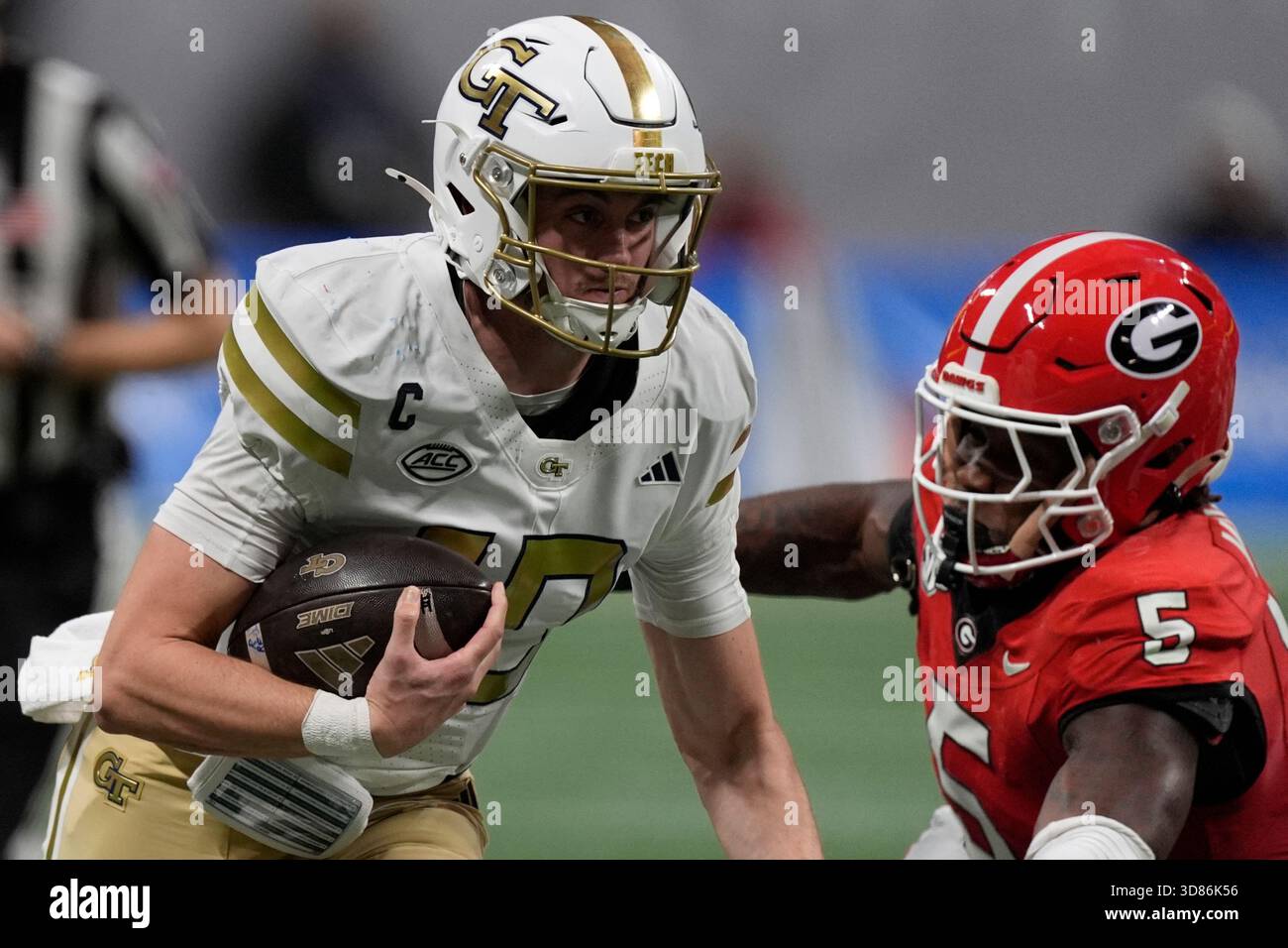 Georgia Tech quarterback Haynes King (10) runs against Georgia ...