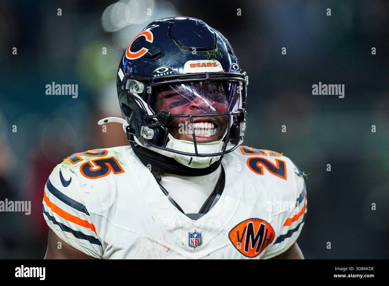 Chicago Bears running back Kyle Monangai (25) celebrates his touchdown ...
