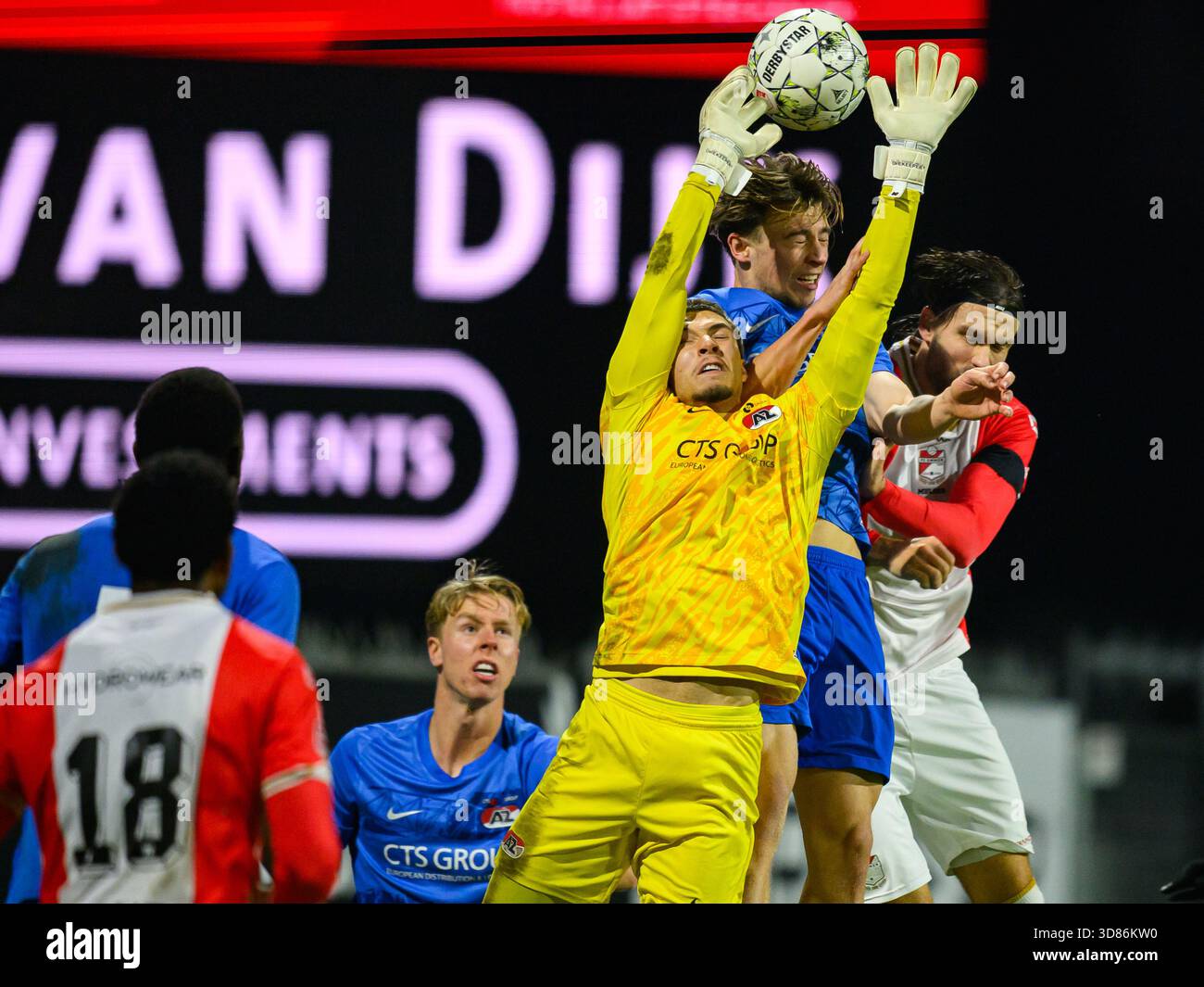 EMMEN , 28–11-2025 , Stadium Oude Meerdijk , season 2025 / 2026 , Dutch ...