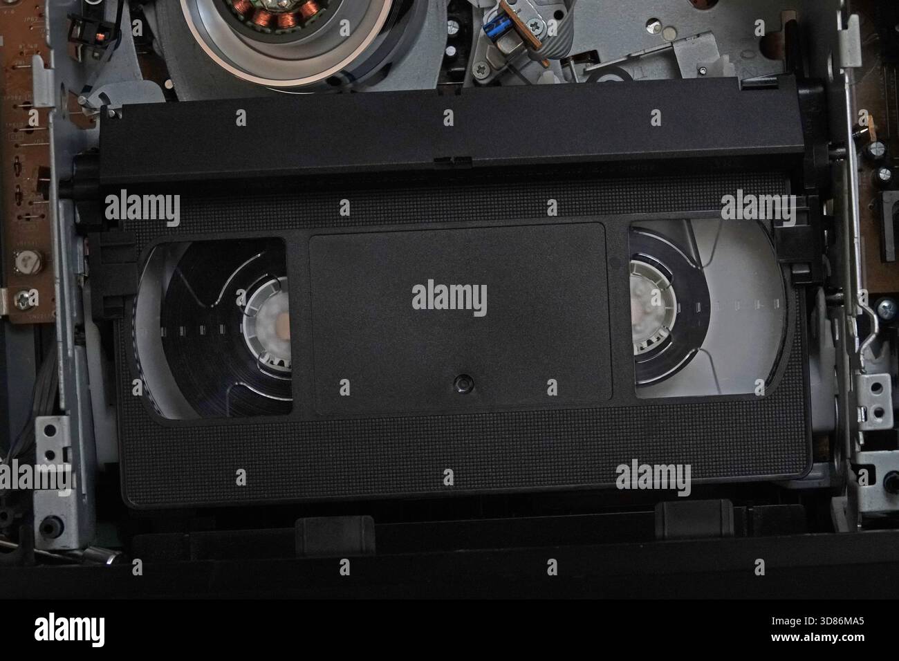 Vhs tape playing in vcr hi-res stock photography and images - Alamy