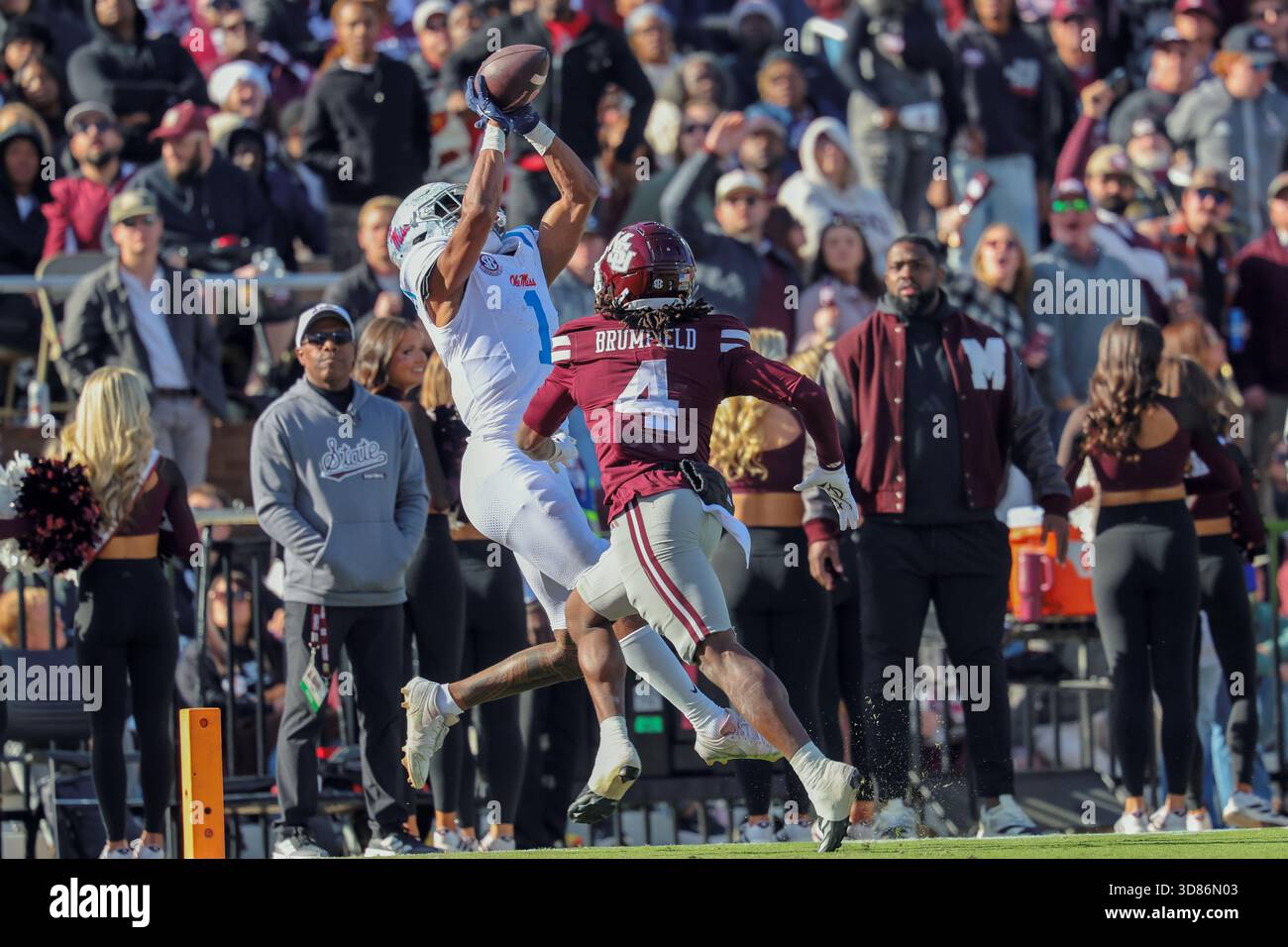STARKVILLE, MS - NOVEMBER 28: Ole Miss Rebels wide receiver De'Zhaun ...