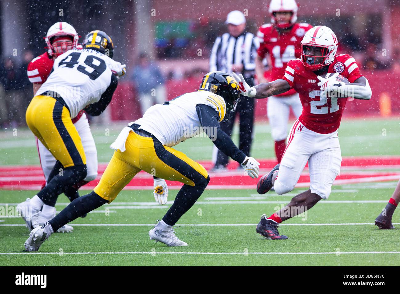 LINCOLN, NE - NOVEMBER 28: Nebraska running back Emmett Johnson (21 ...
