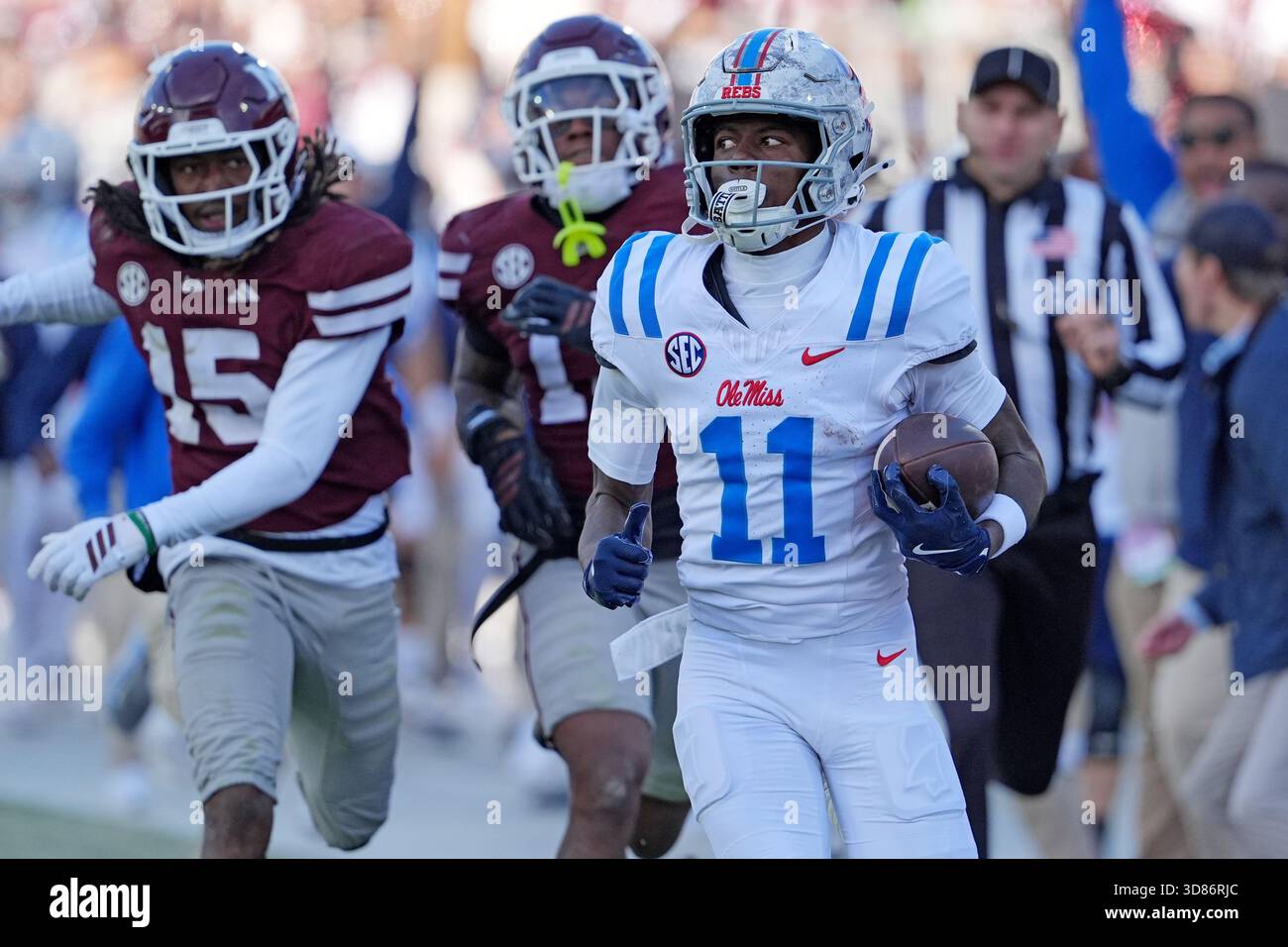 Mississippi wide receiver Deuce Alexander (11) sprints down the ...
