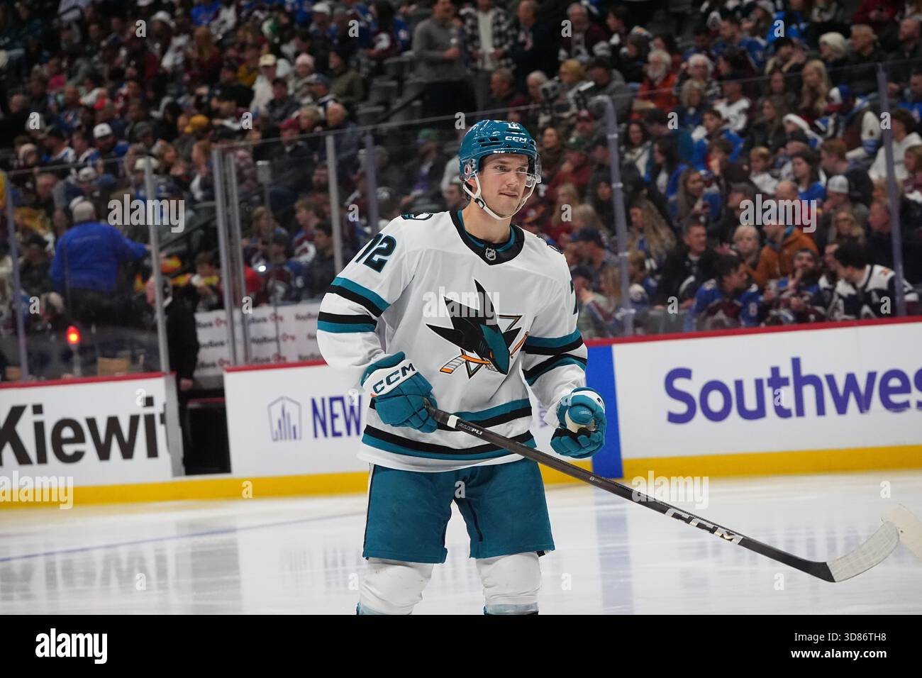 San Jose Sharks left wing William Eklund (72) in the third period of an ...