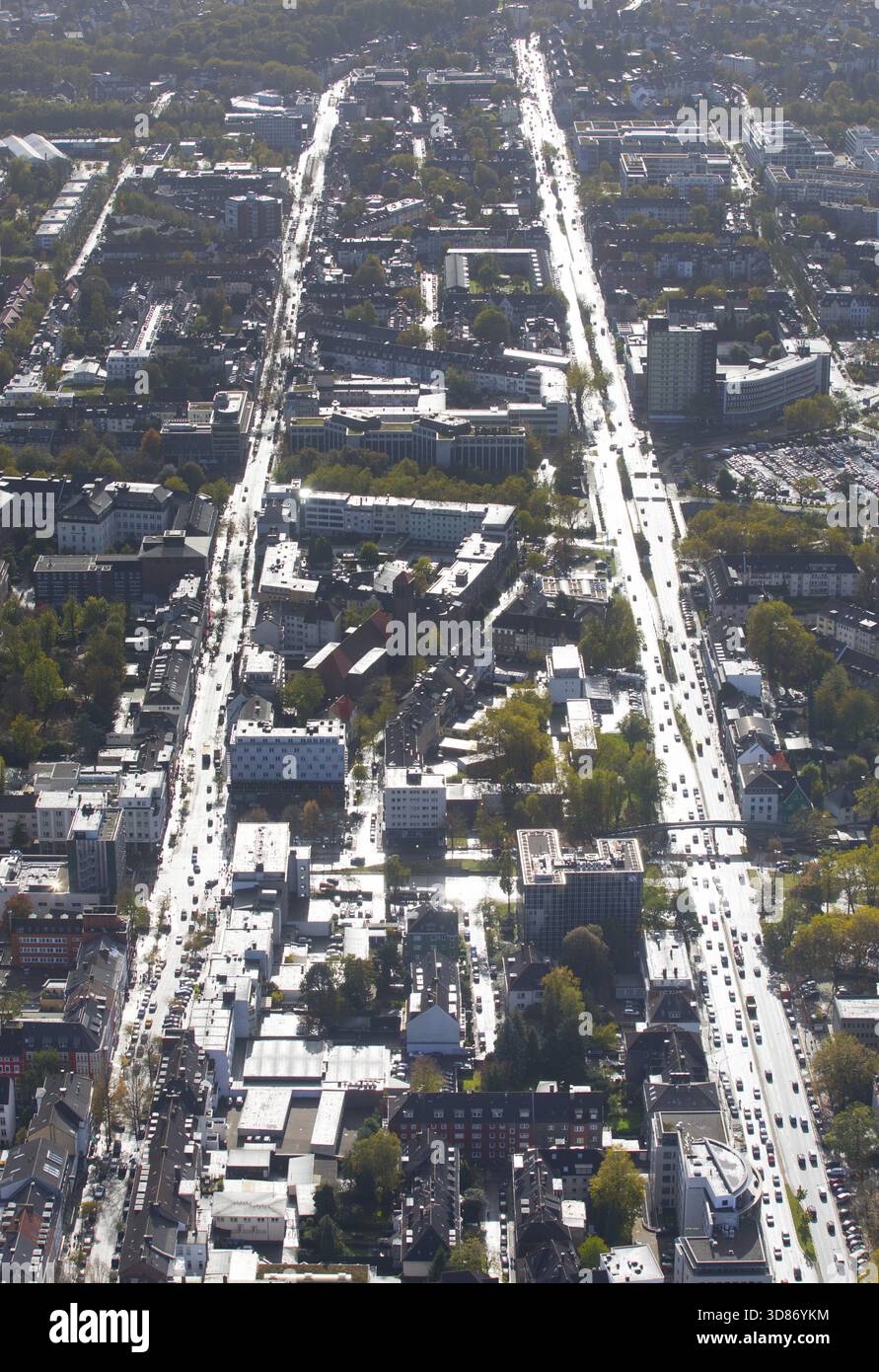 B224, Alfredstrasse and Ruettenscheidr Strasse (left) in autumn ...