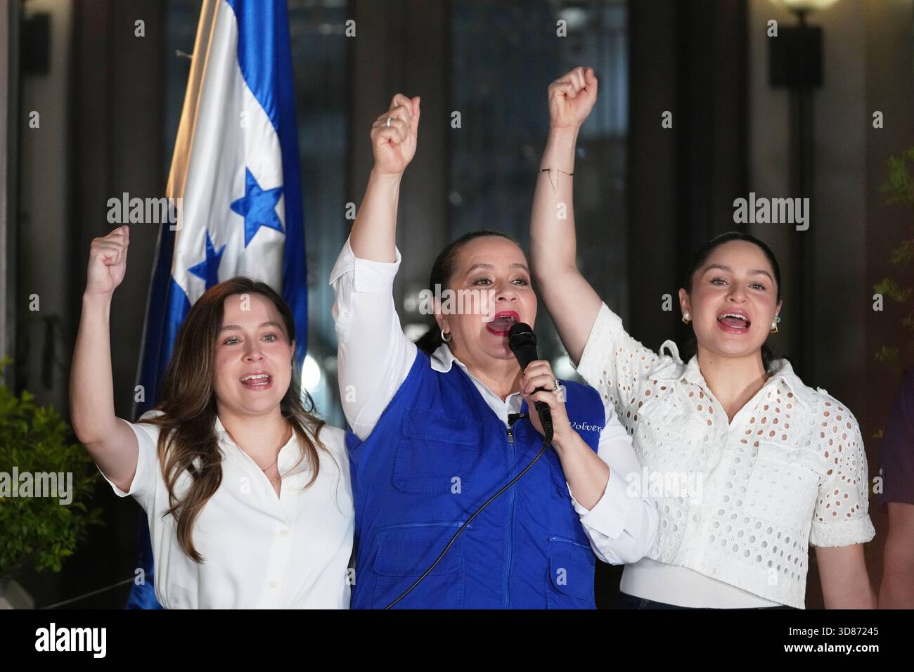 Ana García, center, wife of former Honduras' President Juan Orlando ...