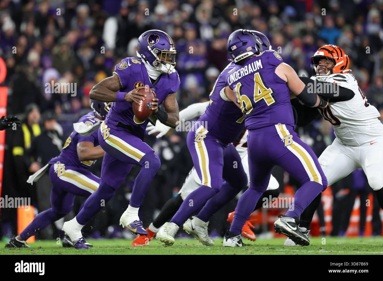 Baltimore Ravens quarterback Lamar Jackson runs the ball during the ...