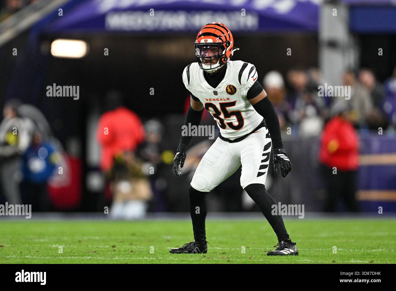 Cincinnati Bengals cornerback Jalen Davis (35) in action during the ...