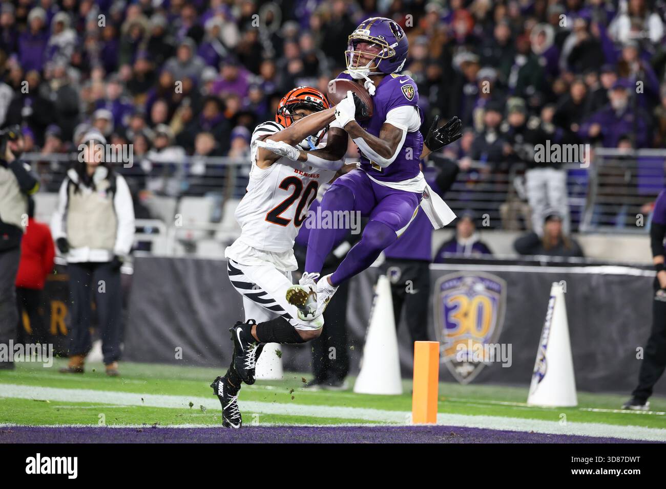 Baltimore Ravens wide receiver Zay Flowers catches the ball against ...