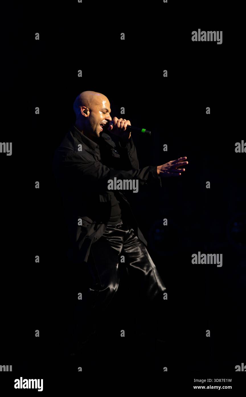 Jls the club is alive tour hi-res stock photography and images - Alamy