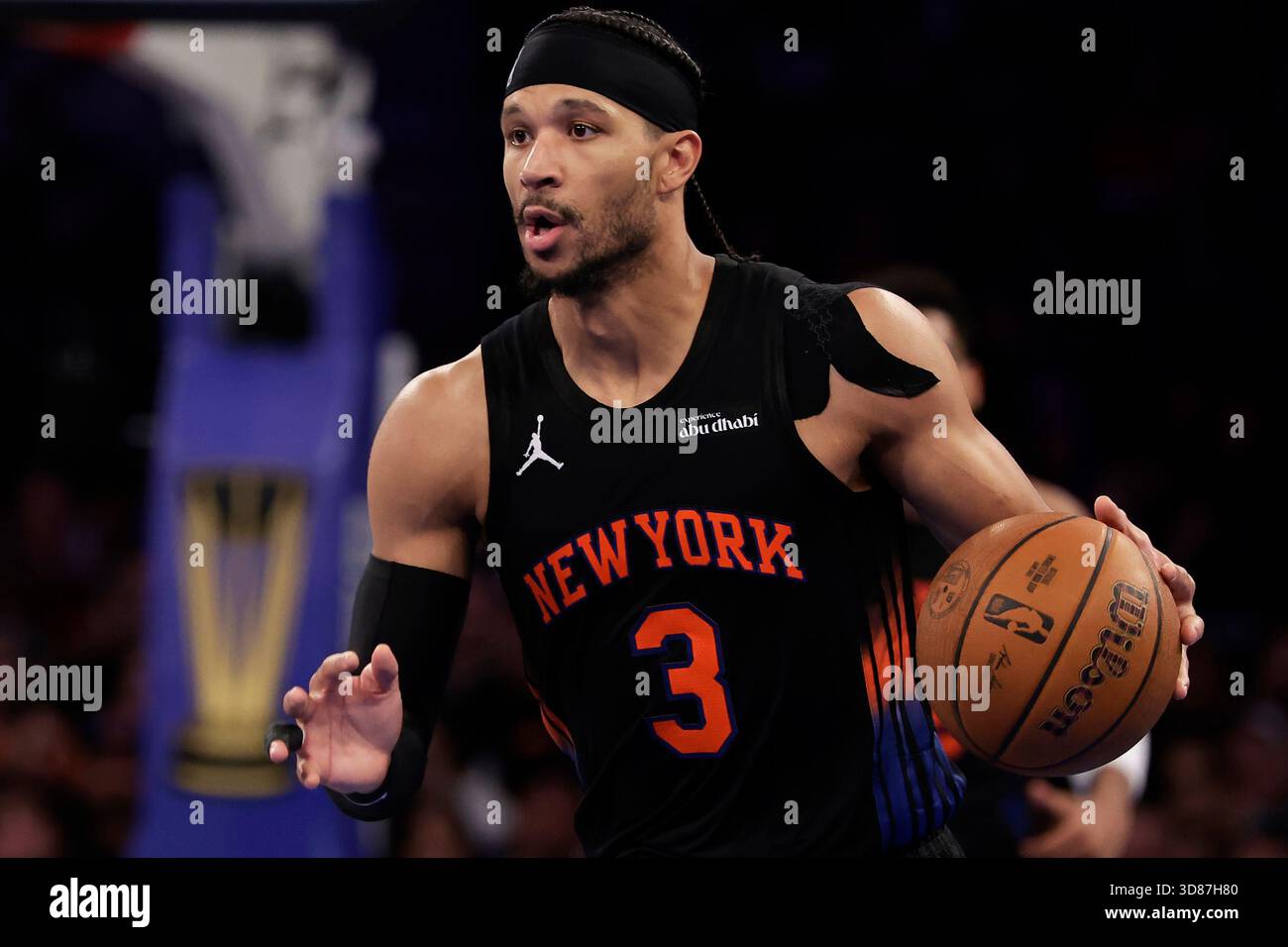 New York Knicks guard Josh Hart (3) looks to pass during NBA Cup ...