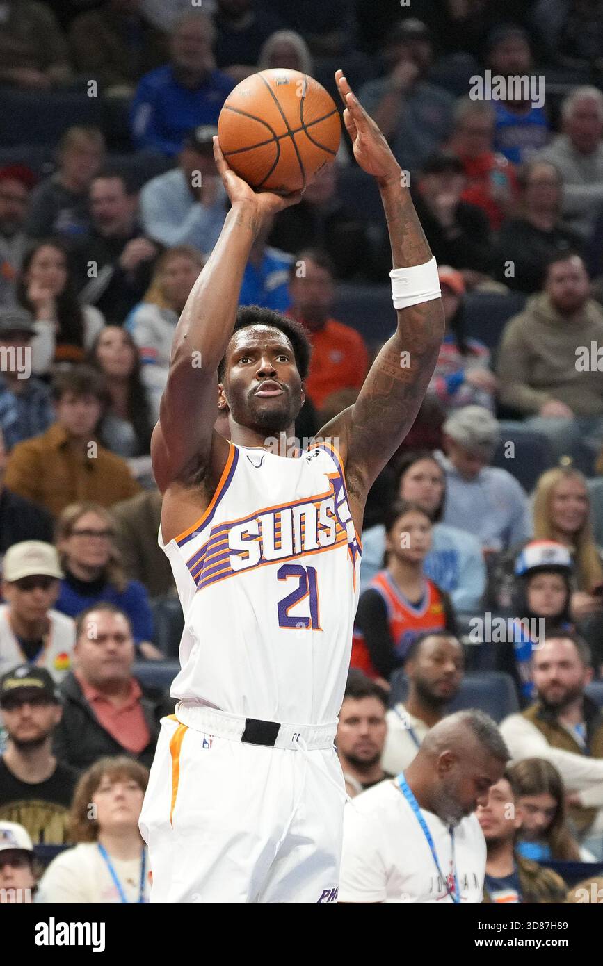 Phoenix Suns forward Nigel Hayes-Davis shoots during the first half of ...