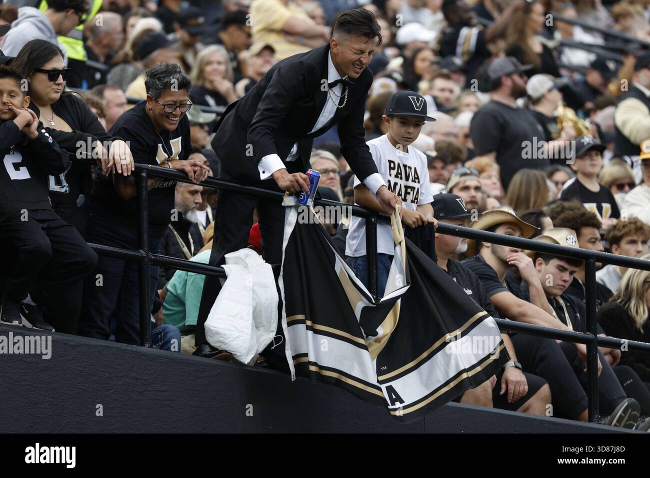 NASHVILLE, TN - NOVEMBER 22: Javier Pavia, brother of Vanderbilt ...
