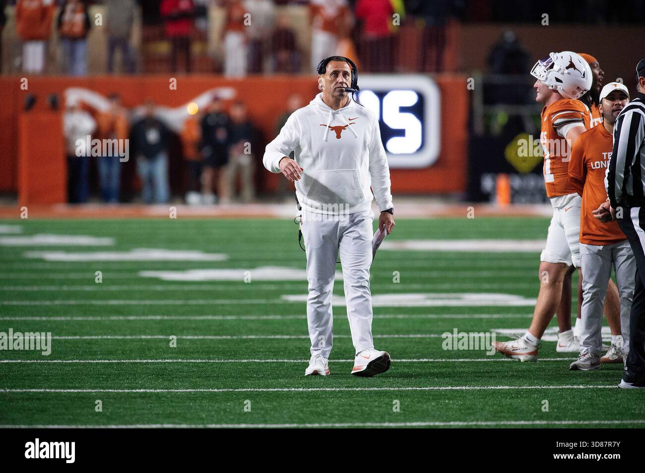 November 28, 2025: Texas Longhorns Head Coach Steve Sarkisian in action ...