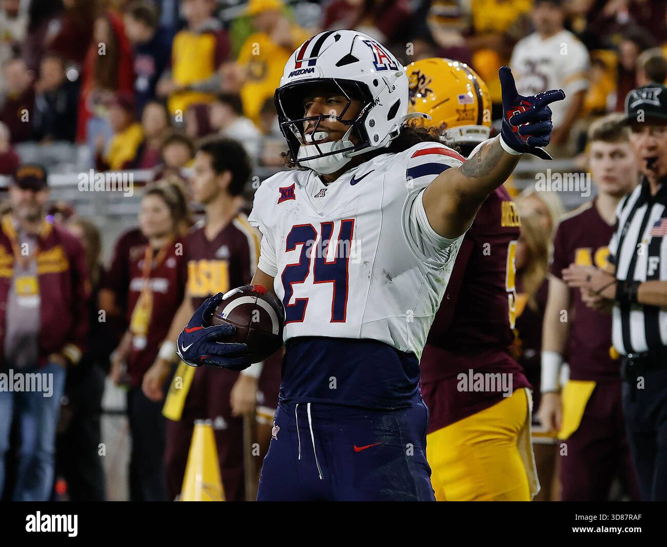 TEMPE, AZ - NOVEMBER 28: Arizona Wildcats running back Quincy Craig (24 ...