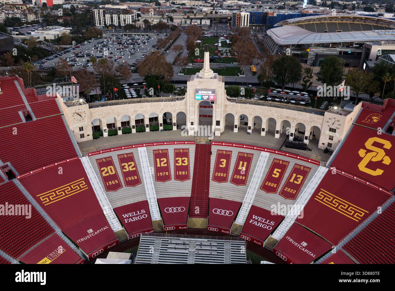 The retired jersey numbers of Southern California Trojans Heisman ...