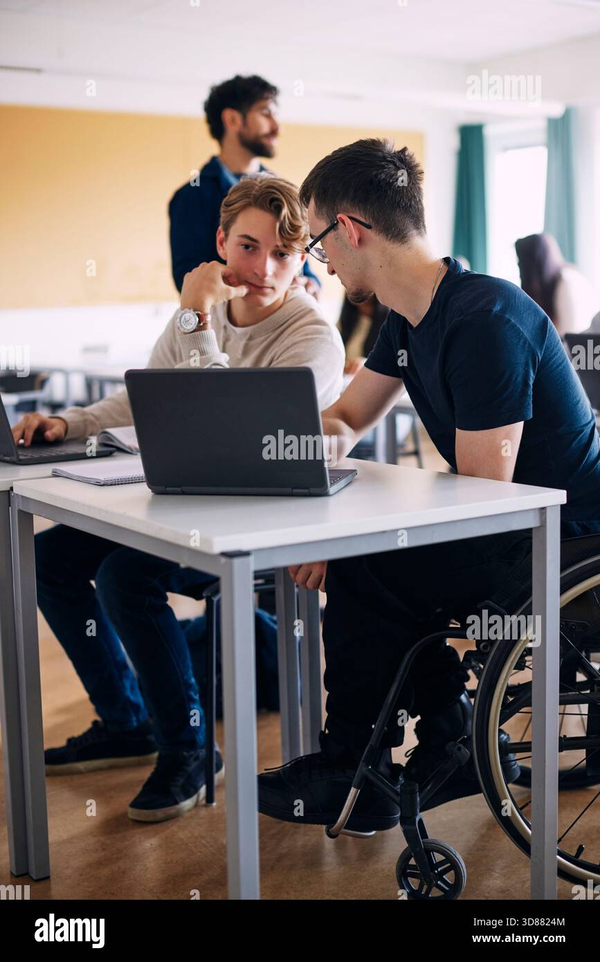 Physically disabled student class hi-res stock photography and images ...