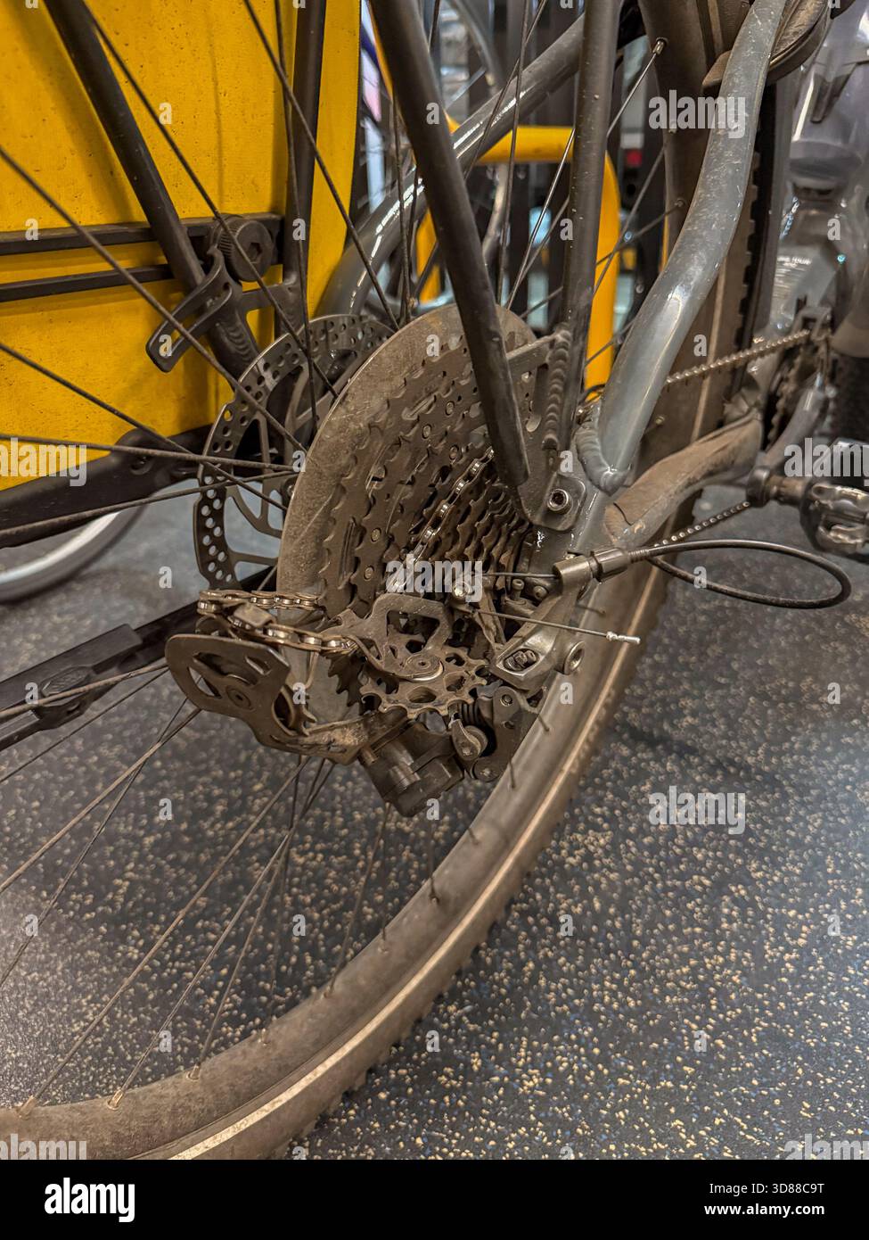 Wheel with tangled spokes hi-res stock photography and images - Alamy