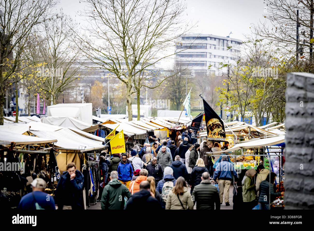 ROTTERDAM - People at the market in Rotterdam. Prices continue to rise ...
