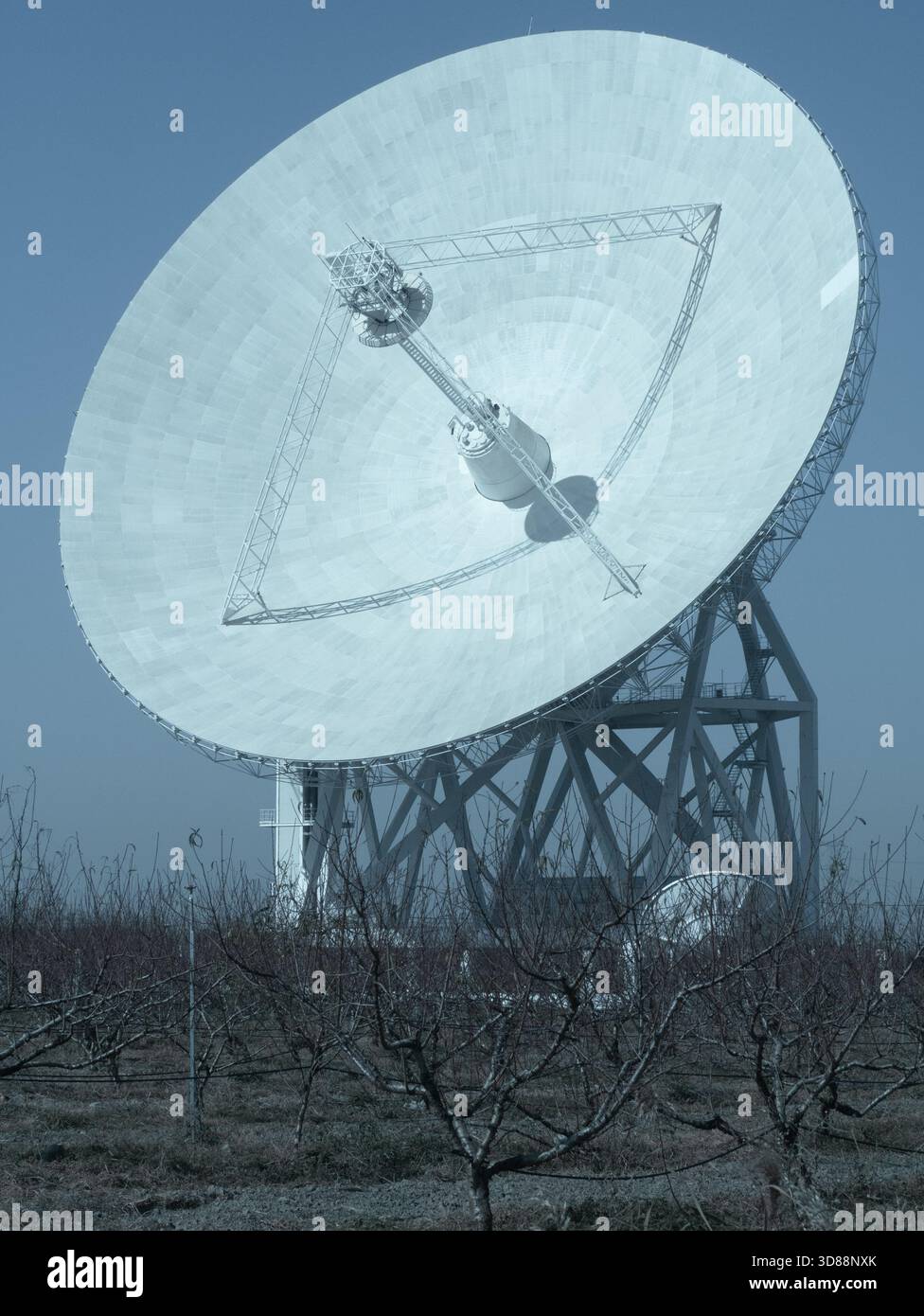 Close-up side view of a telescope in the field Stock Photo - Alamy